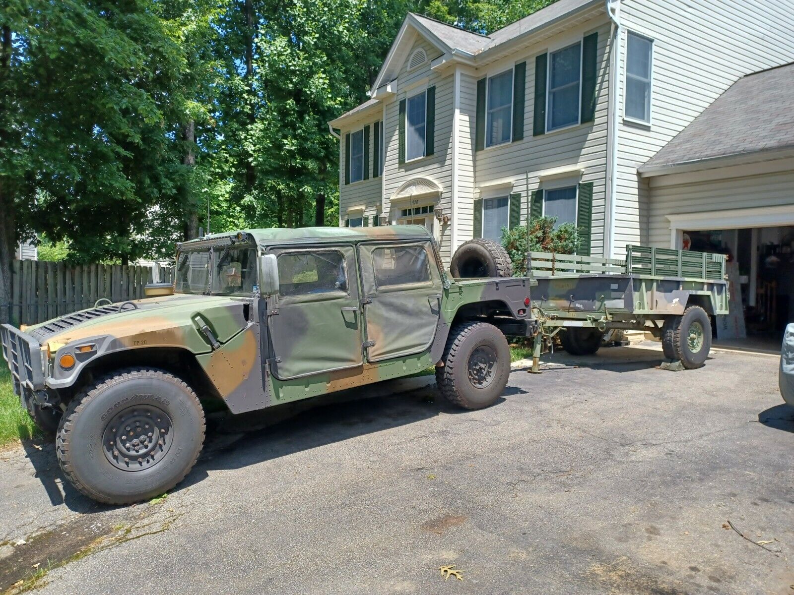 Vojenský Humvee Hummer h1 M998– for sale